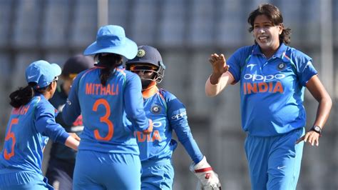 India Women Beat South Africa Women By 8 Wkts 50b Rem India Women Vs South Africa Women 1st