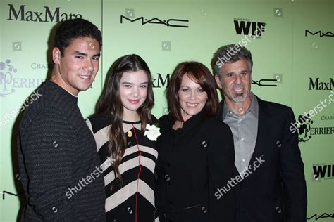 Hailee Steinfeld Brother Griffin Parents Cheri Editorial Stock Photo Stock Image Shutterstock