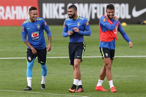 Gabigol marca golaço em treino da seleção veja vídeo