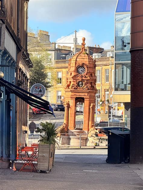 Glasgow Situated At Charing Cross The Charles Cameron Memorial