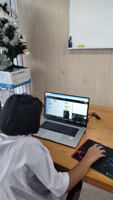 Coding Basic เน้นให้น้องได้มีพื้นฐานการใช้คำสั่ง และสามารถสร้างงาน