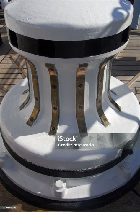 Capstan Di Kapal Layar Foto Stok Unduh Gambar Sekarang Jangkar