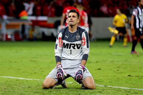 A Lei Do Jogo Punição Ao Atlético Mineiro Por Dívida Com O Grêmio