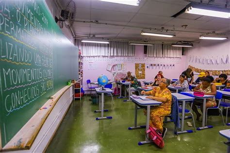Aulas Da Eja Voltaram Nas Escolas Municipais De Curitiba Saiba Como Se