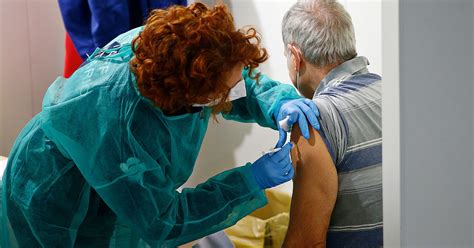 Covid Luso Di Antibiotici Può Provocare Danni I Vaccini Restano Lo
