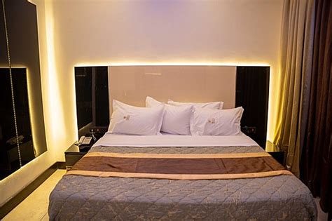 Do You Support Democrats Giving Luxury Hotel Rooms To Illegals For Free