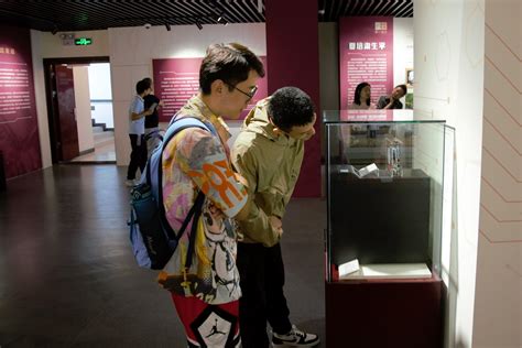 学校举行夏培肃先生百年诞辰纪念展开幕式暨夏培肃先生生平档案资料捐赠仪式 中国科大新闻网