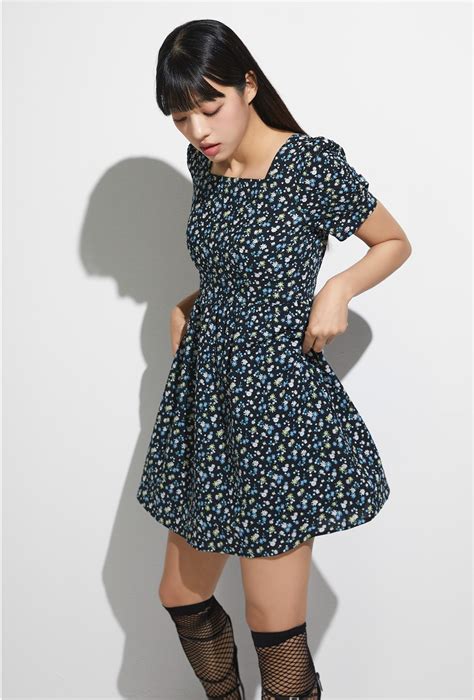 미쏘 스퀘어넥 플라워 미니 원피스miwowd502c