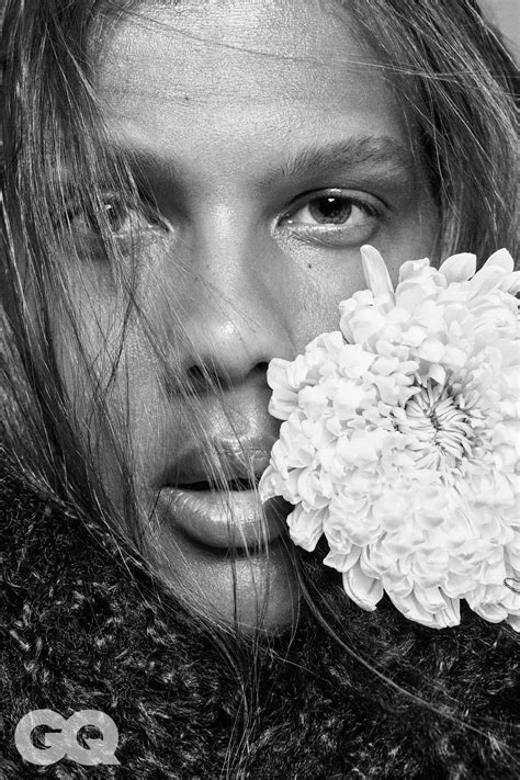 Stromae Presenta Un Look De Cabello Largo En La Portada De La Edición De Septiembre De Gq Francia