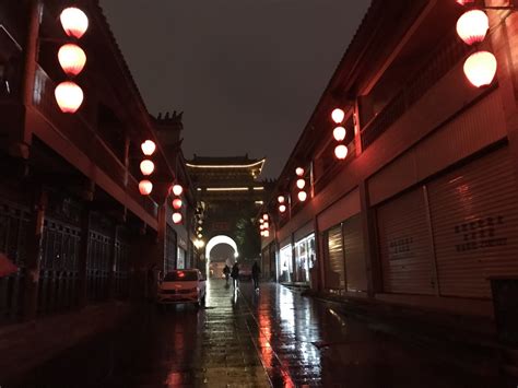 昭通晚上好玩的地方 昭通迎风桥晚上还有吗 昭通玫瑰一条街在哪里 第10页 大山谷图库
