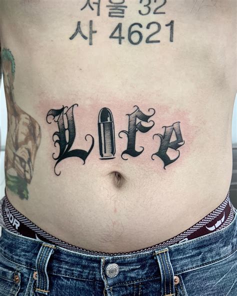 Tattoo By Siho 복부에 레터링은 간지👍 레터링타투 미니타투도 작업하고있으니 문의주세요😬🙏