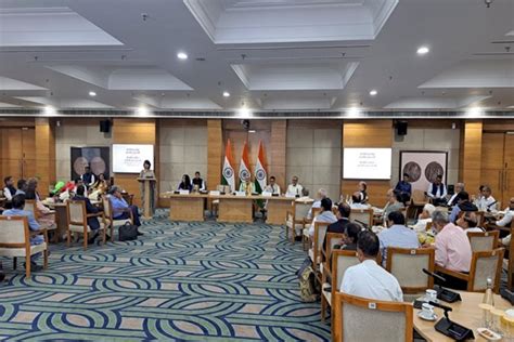Giriraj Singh Meets Textile Industry Representatives In Delhi Seeks