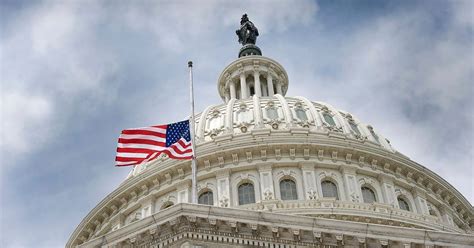 Над Капітолієм приспустили прапор США відома причина Ua