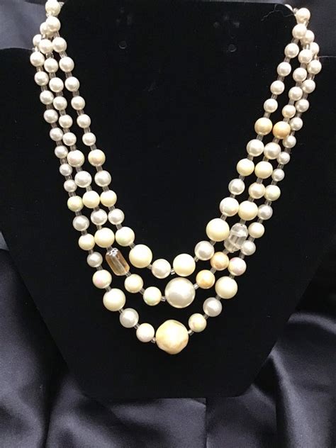 Vtg 60s Triple Strand Cream Bead Necklacechoker Gem