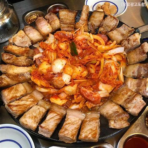 부산맛집여기 부산대시골통돼지볶음 말해뭐함찐맛집 무쇠솥에 1등급 냉장 암퇘지와 꽃껍데기 구워