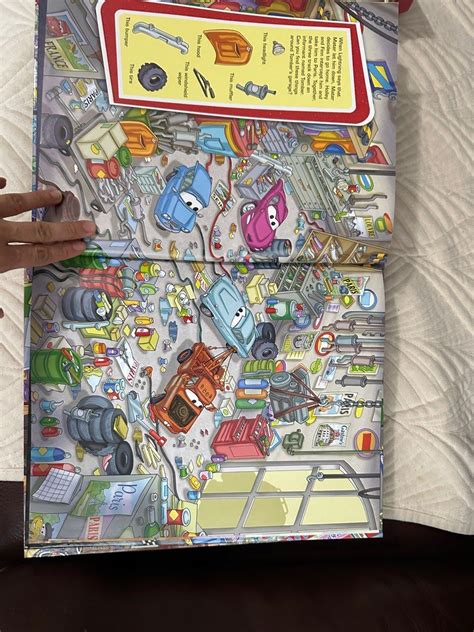 Whats Difference Look And Find 興趣及遊戲 書本 And 文具 小說 And 故事書 Carousell