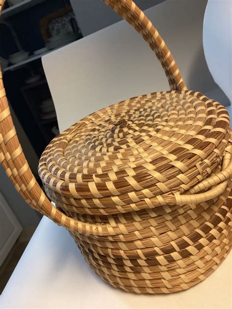 Vintage Handmade Gullah Sweetgrass Basket Wlid Charleston Sc For Sale