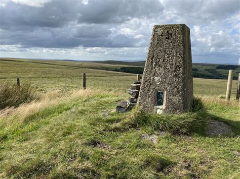 Hog Lowe Pike Trig Point Flush Bracket Thejackrustles Geograph
