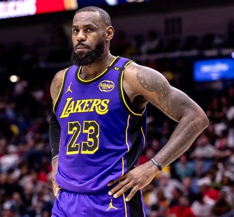 Lebron James Says Hes Taking Social Media Break