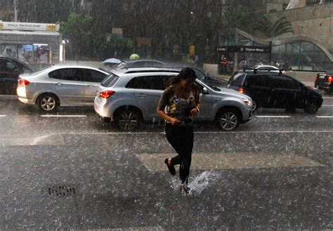 Chuva deixa a cidade de São Paulo em estado de atenção para alagamentos