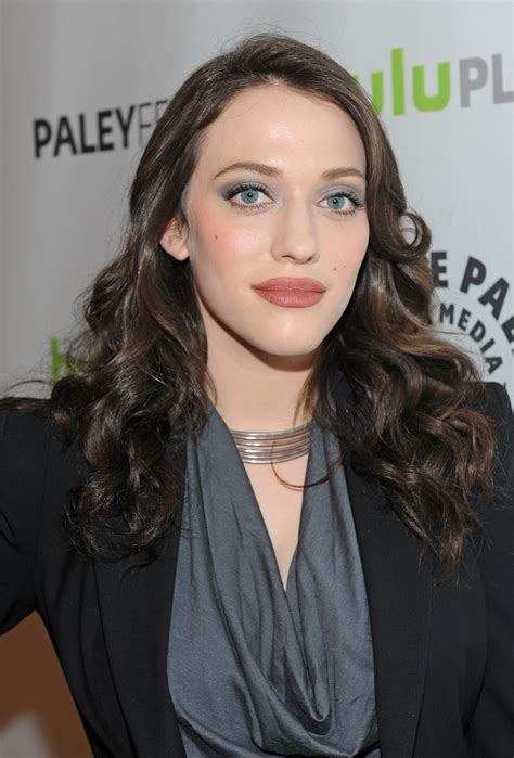 2 Broke Girls On Livestream