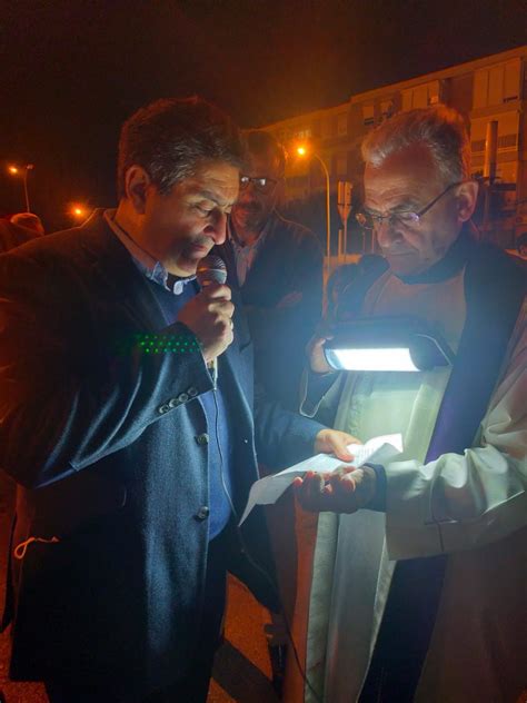 La Hermandad Participó Ayer En El Vía Crucis De La Parroquia Del Pilar