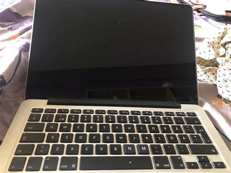 Macbook Pro Laptops 1087818371