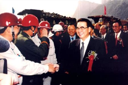 江泽民李鹏朱镕基等老常委卸任后的生活 时政新闻