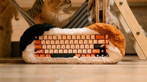 This Cat Themed Wireless Gaming Keyboard Is A Fluffy Feline Treat