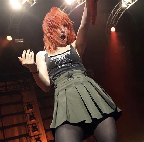 Hayley Williams Iconic Outfits Paramore Style Hayley Williams