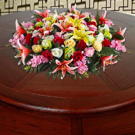 桌上摆花 花坛摆花 桌上的花 大山谷图库