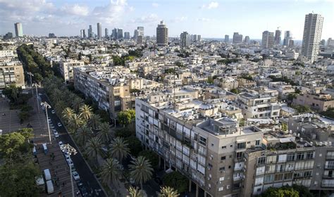 وزير الداخلية الإسرائيلي يوجه باستقبال صحفية إيرانية قد تواجه الإعدام