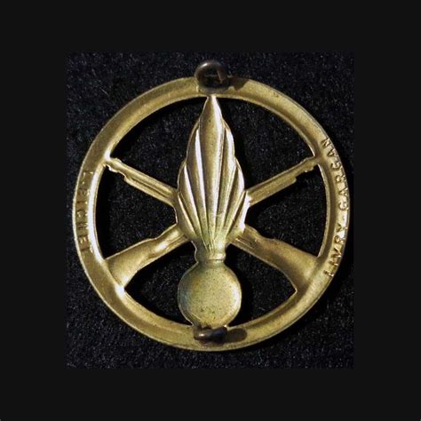INFANTERIE Insigne de béret infanterie L Bichet dos embouti doré