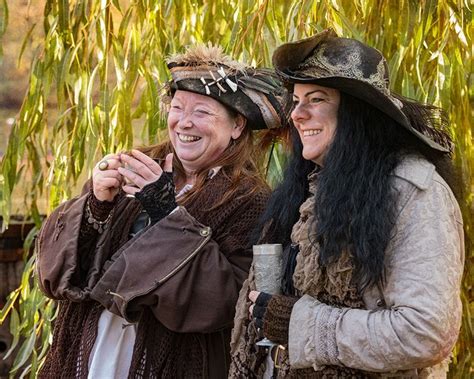 Pin By Wandering Rogues On Pirate Lasses Pirate Costume Pirate Wench