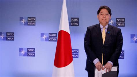 日本外相：东京正就开设北约联络处谈判 八阕