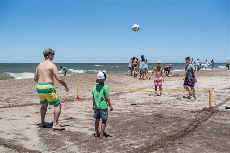 Clásicos Versus Vanguardia Del Tejo Al Spikeball Los Juegos De Playa