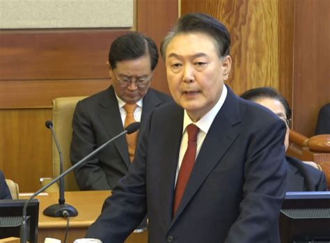 윤석열 계엄 여파…韓 국가 위험도 조사 9계단 후퇴