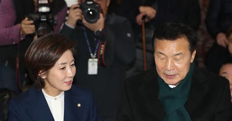 나경원 손잡은 손학규 대표
