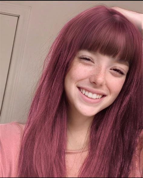 Do I Make A Pretty Girl Scrolller