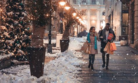 Canadas Holiday Season To See Tighter Consumer Budgets Tough Times