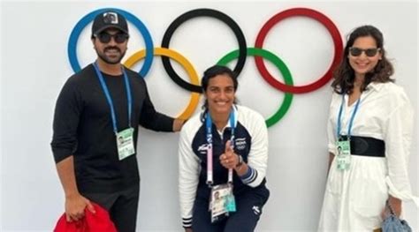Tollywood Star Couple Meets Pv Sindhu At Paris Olympics Fnnnews