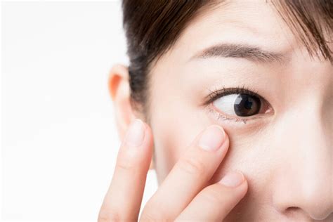 まつ毛美容液が目に入った場合の影響とは？対処法もご紹介！ Co Medical 公式サイト シーオーメディカル 化粧品・美容通販
