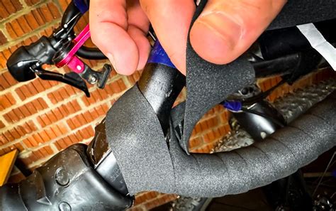 How To Replace Bike Handlebar Tape In 7 Steps [with Pictures]