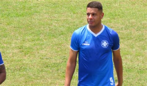 Barra Mansa Futebol Clube Barra Mansa faz treinamento tático coletivo e Kaike marca um dos gols