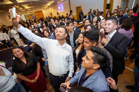Invita Kuri a jóvenes a participar y decidir el futuro de Querétaro