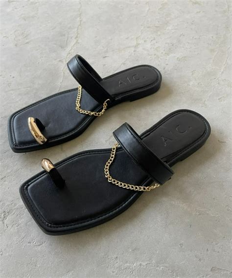 Aic（エーアイシー）の「チェーンデザイントングフラットサンダル（サンダル）」 Wear