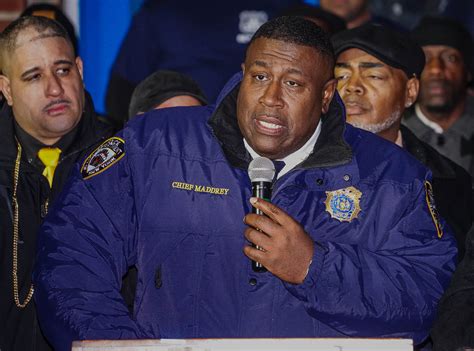 Nypd Official Urges Masks Removal In Businesses