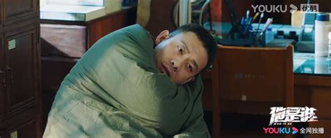 《他是谁》的预告都好带感，期待张译的新剧开播