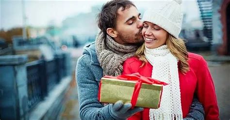 Valentine Week पर मिलने वाले गिफ्ट्स को रखें इस दिशा में मजबूत होगा