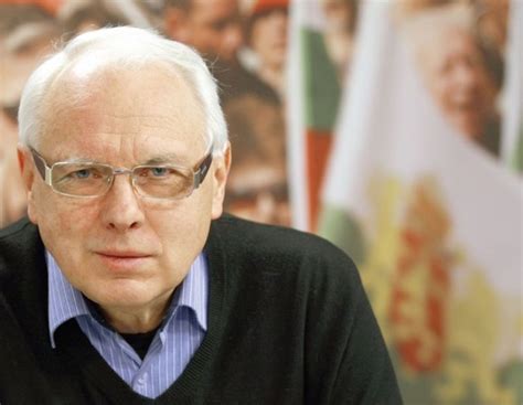 Велизар Енчев Да покажем че сме народ а не тълпа която търси промоция Кворум Силистра